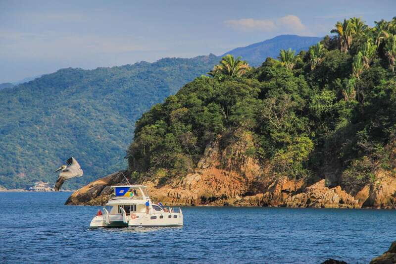 Puerto Vallarta: Luxury Yacht Tour with Lunch and Open Bar - What You Can Expect