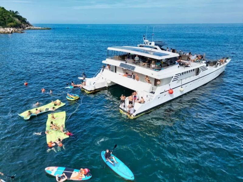 Puerto Vallarta: Private Mega Yacht Limousine of the Sea 1 - An Honest Look at the Experience