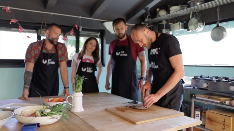 Pula: Market Tour, Cooking Class, and a Meal with Wine - Key Points