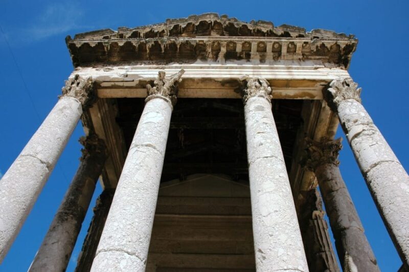 Pula: Old Town Walking Tour for Foodies with Dinner and Wine - A Deep Dive into the Experience