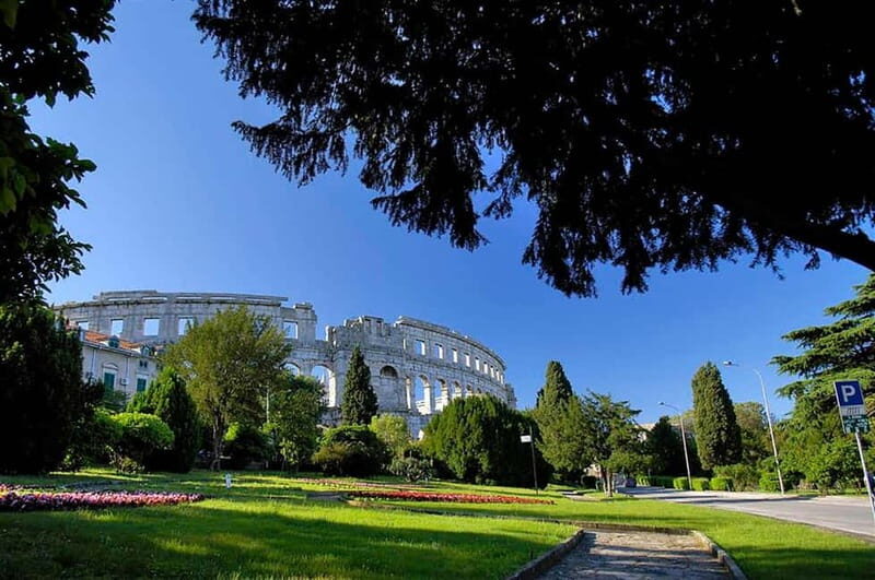 Pula: The evening tour - Key Points