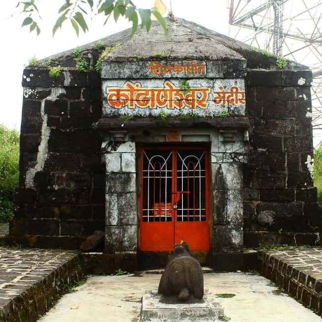 Pune: Sinhagad Fort Hike & Zapurza Museum Full Day Car Tour - Key Points