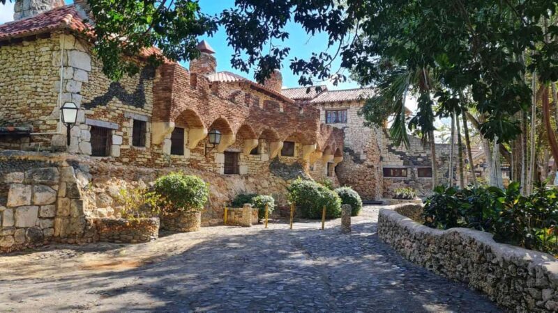 Punta Cana: Catalina Snorkeling & Altos de Chavón Day Trip - Key Points