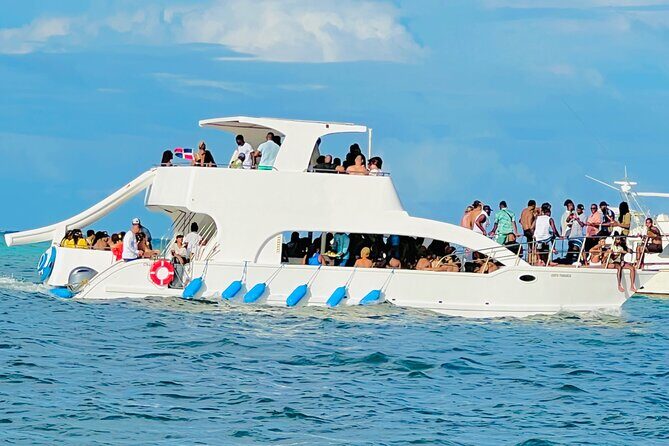 Punta Cana Hip Hop Party Boat with Snorkeling & Unlimited Drinks - What to Expect on the Punta Cana Hip Hop Party Boat