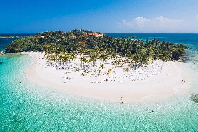 Punta Cana: Samaná, Lemon Falls and Bacardi Island - Key Points