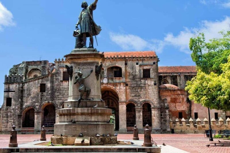 Punta Cana: Santo Domingo Tour with Lunch & Transfers - Discovering Santo Domingo: A Day As a Time Traveler