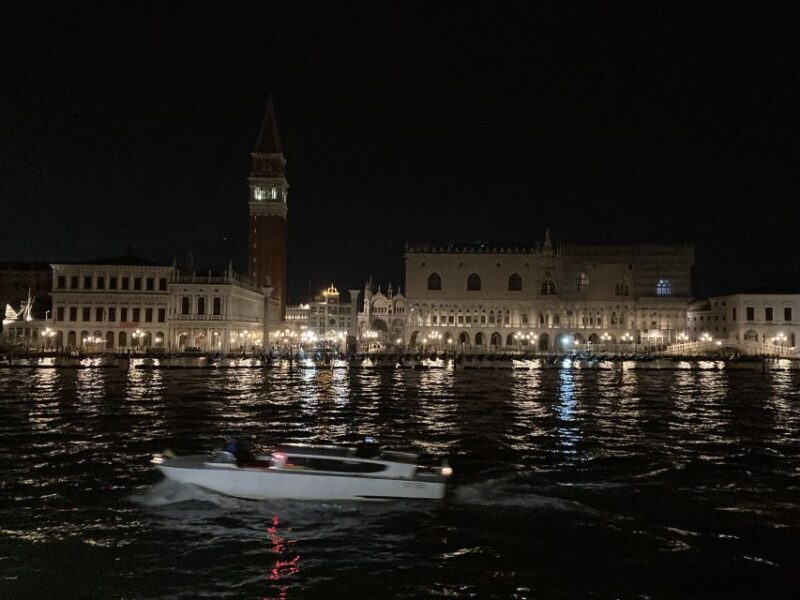 Punta Sabbioni - Venice at Sunset: Boat Tour with Aperitif - Setting the Scene: What You Can Expect