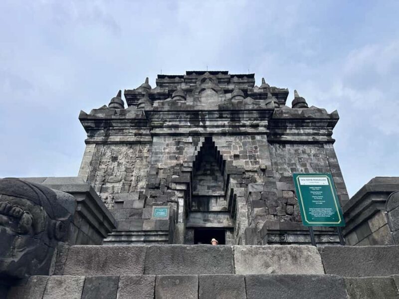 Punthuk Setumbu Sunrise Tour Plus Borobudur Temple - FAQs