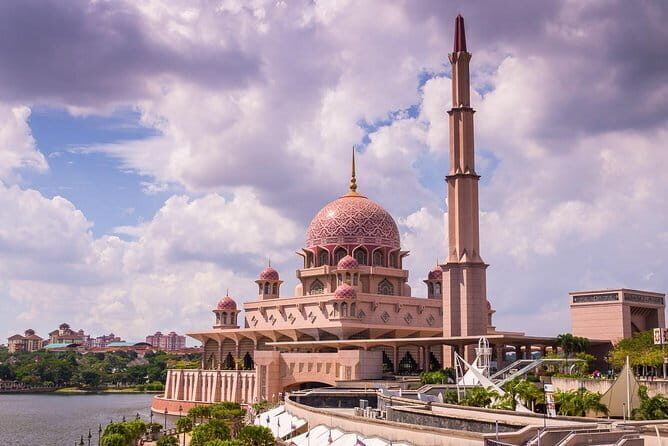 Putrajaya City Tour from Kuala Lumpur with Sight Seeing Cruise - Key Points