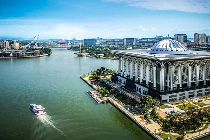 Putrajaya City Tour with Batu Caves and Agriculture Heritage Park - FAQ