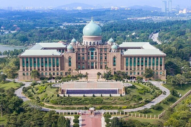 Putrajaya Open Air Tour from Kuala Lumpur with Sight SeeingCruise - What’s missing or to consider?