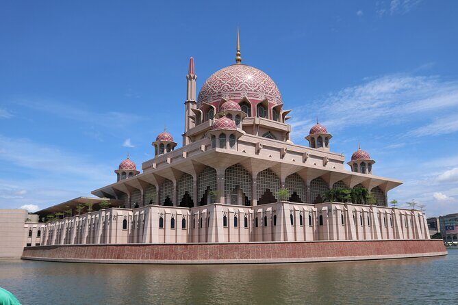 Putrajaya Pink Mosque and Blue Mosque Shah Alam Day Tour - A Complete Breakdown: What the Tour Offers