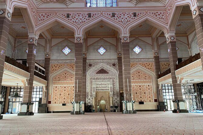 Putrajaya Pink Mosque and Blue Mosque Shah Alam Day Tour - Frequently Asked Questions