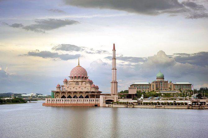 Putrajaya Tour - Discovering Putrajaya: Malaysia’s Modern Garden City