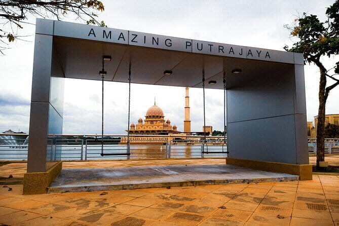 Putrajaya Tour From Kuala Lumpur Includes Batu Caves - Key Points