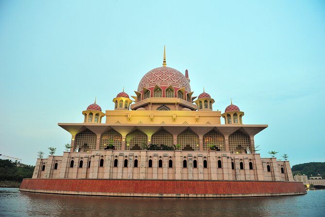 Putrajaya Tour with Pink Mosque & River Cruise(SIC) - FAQ