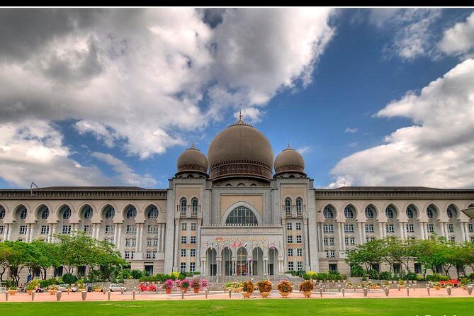 Putrajaya Tour with Traditional Boat Cruise & Pink Mosque (Private) - Who Is This Tour Best For?