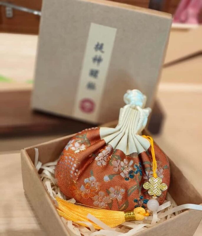 Qingdao Essence: Governor Mansion, Beer Museum & Handicrafts - FAQ