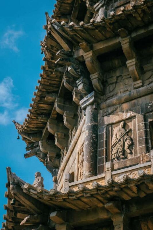 Quanzhou Kaiyuan Temple: 2.5-Hour Tour of the City Landmark - Key Points