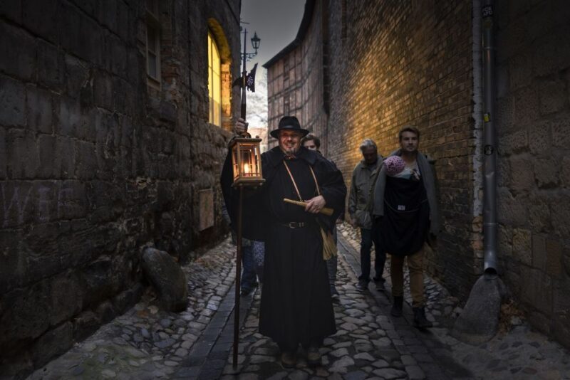 Quedlinburg: Historical Old Town Evening Walking Tour - The Allure of Quedlinburg at Night