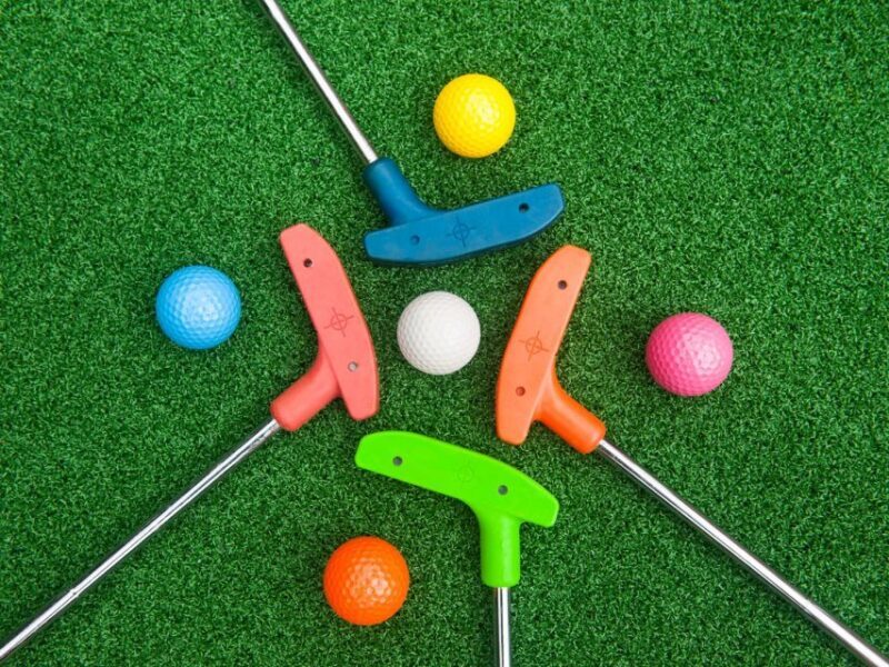 Queenstown: Indoor Putt 'n' Glow Mini Golf - Key Points