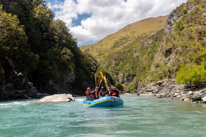 Queenstown: Kawarau River Whitewater Rafting - The Guides: Why They Make the Difference