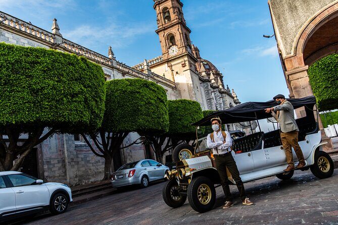 Queretaro: City Tour in Classic Ford T Vehicle - An In-Depth Look at the Querétaro Classic Ford T Tour
