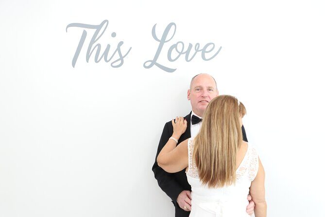 Quickie Las Vegas Wedding at Paradise Wedding Chapel - Who Should Consider This Experience?