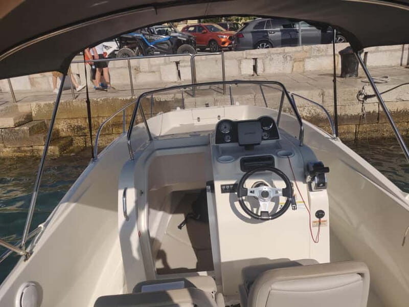 Quicksilver 675 Boat Rental in Rovinj - Key Points