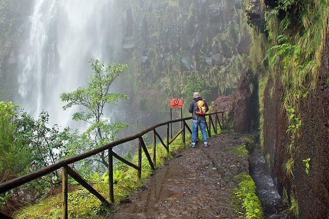 Rabaçal / 25 Fonts - The Highlights: Waterfalls, Vegetation, and the Tunnels