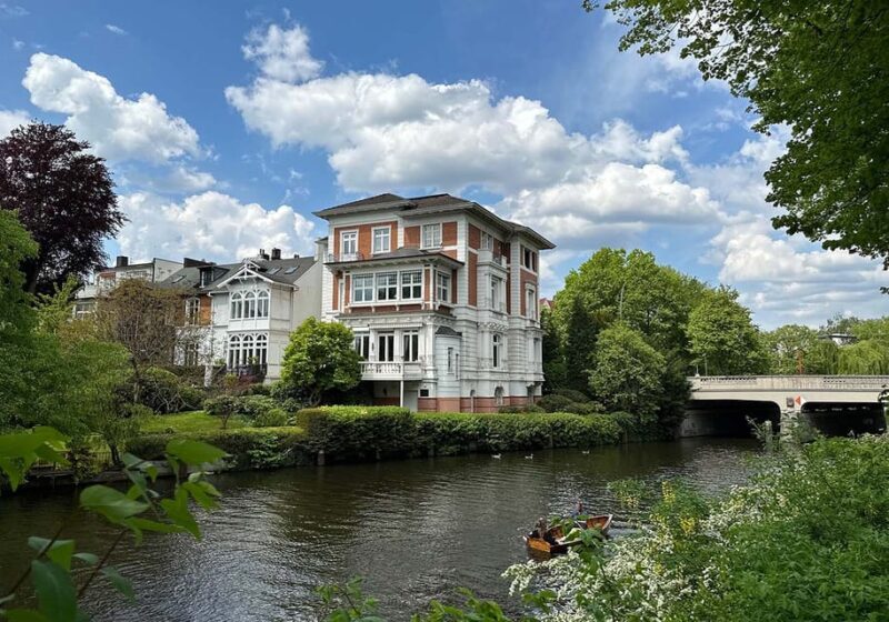 Radtour um die Alster & durch traumhafte Alsterviertel - Pricing and Value