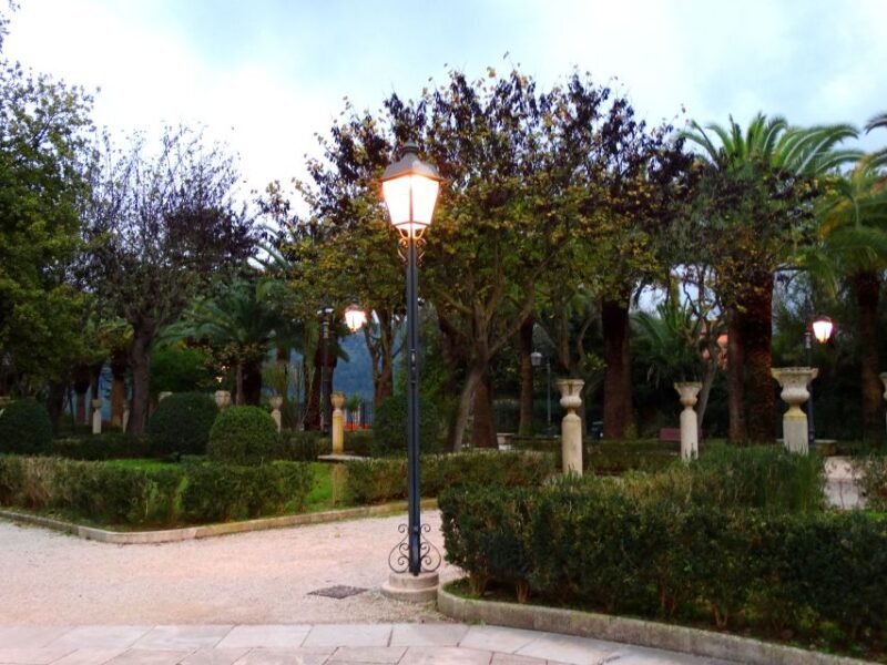 Ragusa Ibla: Walking Tour with Local Guide - Analyzing the Value