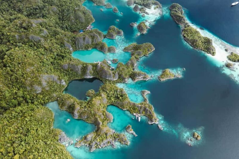 Raja Ampat : 2 Day Blue River(Kali Biru) & Piaynemo Peak - FAQ