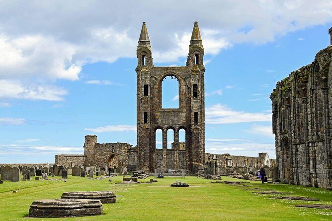 Rebels, Romance & Raisins St. Andrew's Walking Audio Tour - Exploring St. Andrews with the Audio Tour