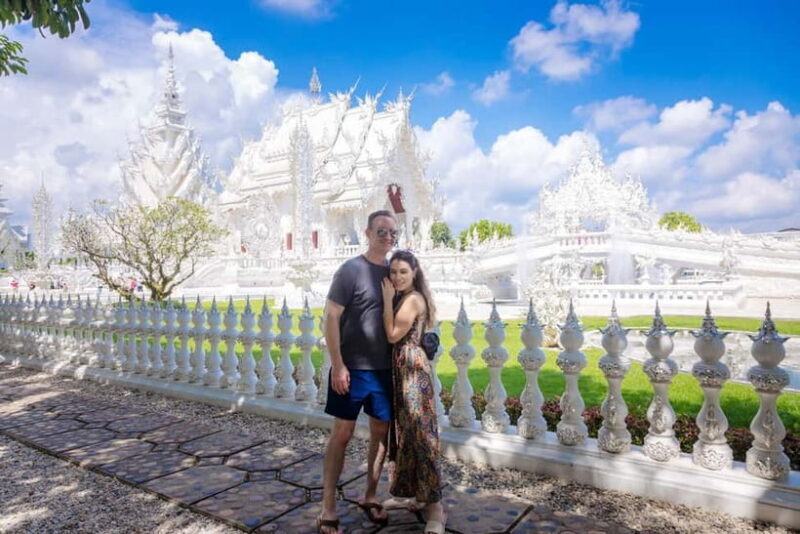 Red, Blue, White Temples & Hot Spring Trip from Chiang Mai - Discover the Temples and Hot Springs of Chiang Rai: A Balanced Look at the Tour
