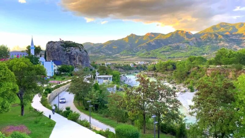 RED LINE: All inclusive daily tour Vlore-Gjirokaster-Permet - The Itinerary in Depth