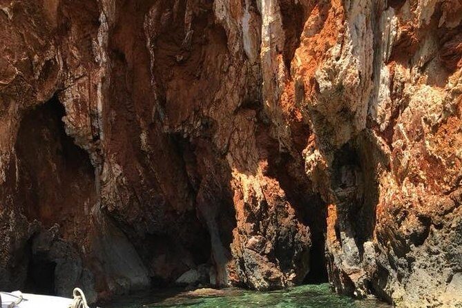 Red rocks & Hells' islands private getaway tour - Authentic Feedback and Experiences