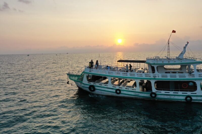 RedRiverTours - Enjoying Sunset & Night Squid Fishing - Practicalities and Tips