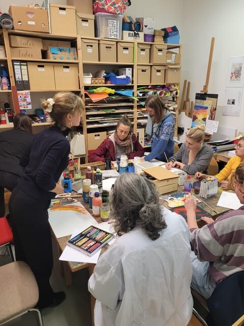 Regensburg: Intuitive painting incl. meditation - Key Points