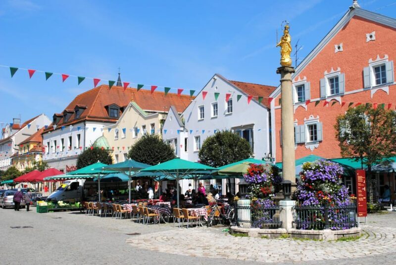 Regensburg: Kelheim Liberation Hall and City visit - Key Points