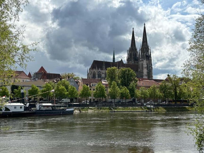 Regensburg Unveiled: Through Its People, Art and Flavors - An In-Depth Look at What Makes This Tour Special