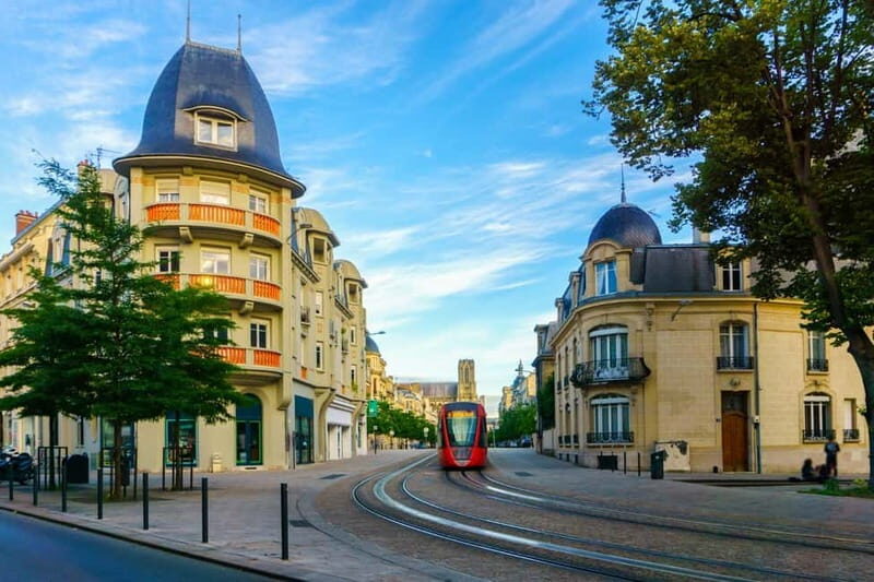 Reims: Express Walk with a Local in 60 minutes - The Sum Up