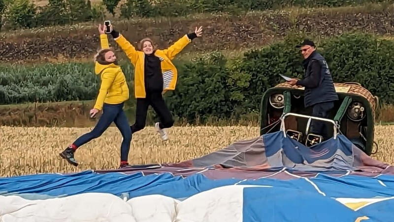 Reims (Pouillon) : Hot Air Balloon Flight with Champagne - Key Points