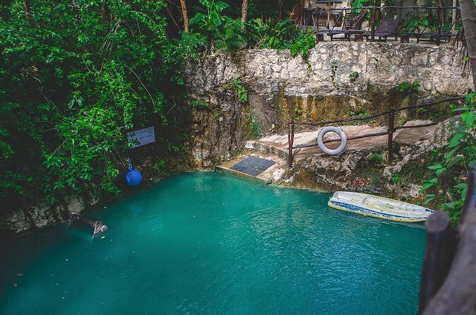 Relaxation activity in two cenotes with food included. - FAQ