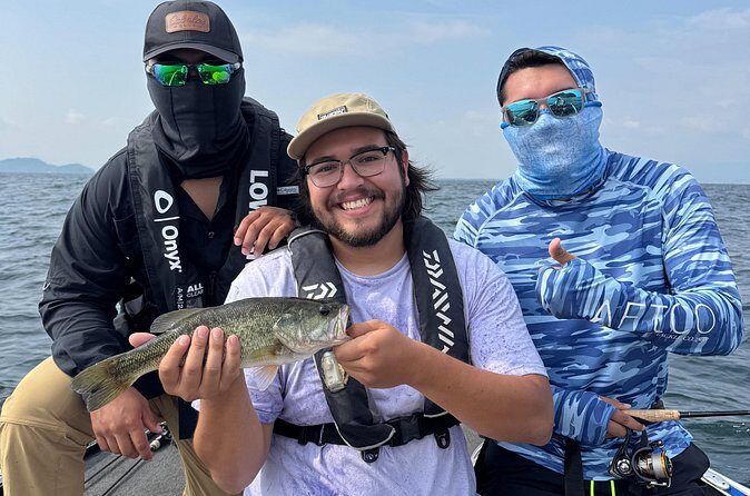 Relaxed 4 hour bass fishing experience at Lake Biwa for 3 people - Who Should Consider This Tour?