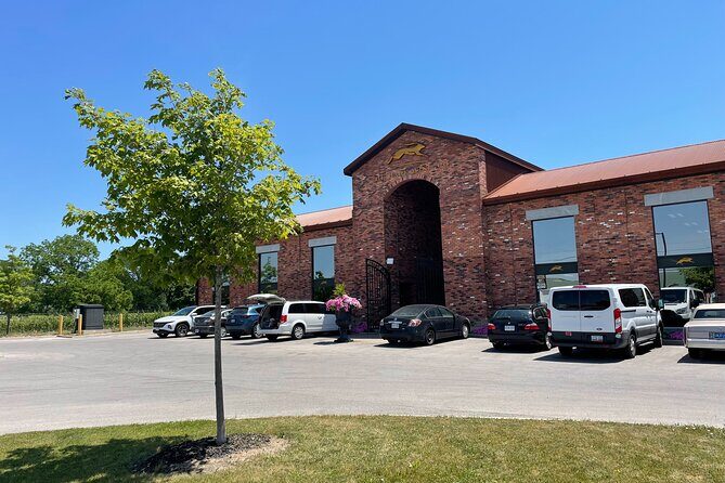 Relaxing three courses Lunch & Wine Tour through Niagara's Wine Country - An In-depth Look at the Tour Experience