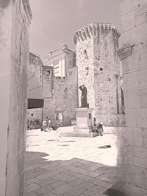Relaxing walking tour Split - A Deep Dive into the Experience