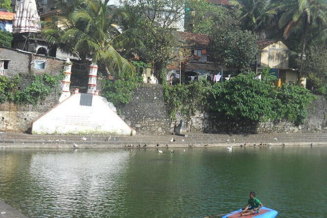 Religious Diversity Tour In Mumbai - The Buzz of Mohammad Ali Road