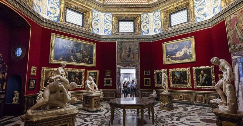 Renaissance Masterpieces & Medici Stories: Uffizi Gallery - Key Points