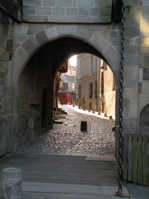 Rennes: Private Guided Walking Tour - FAQ